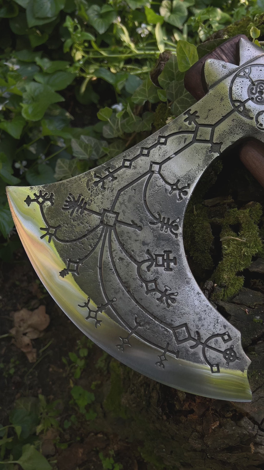 Leviathan Kratos Axe: Stylish God's Weapon