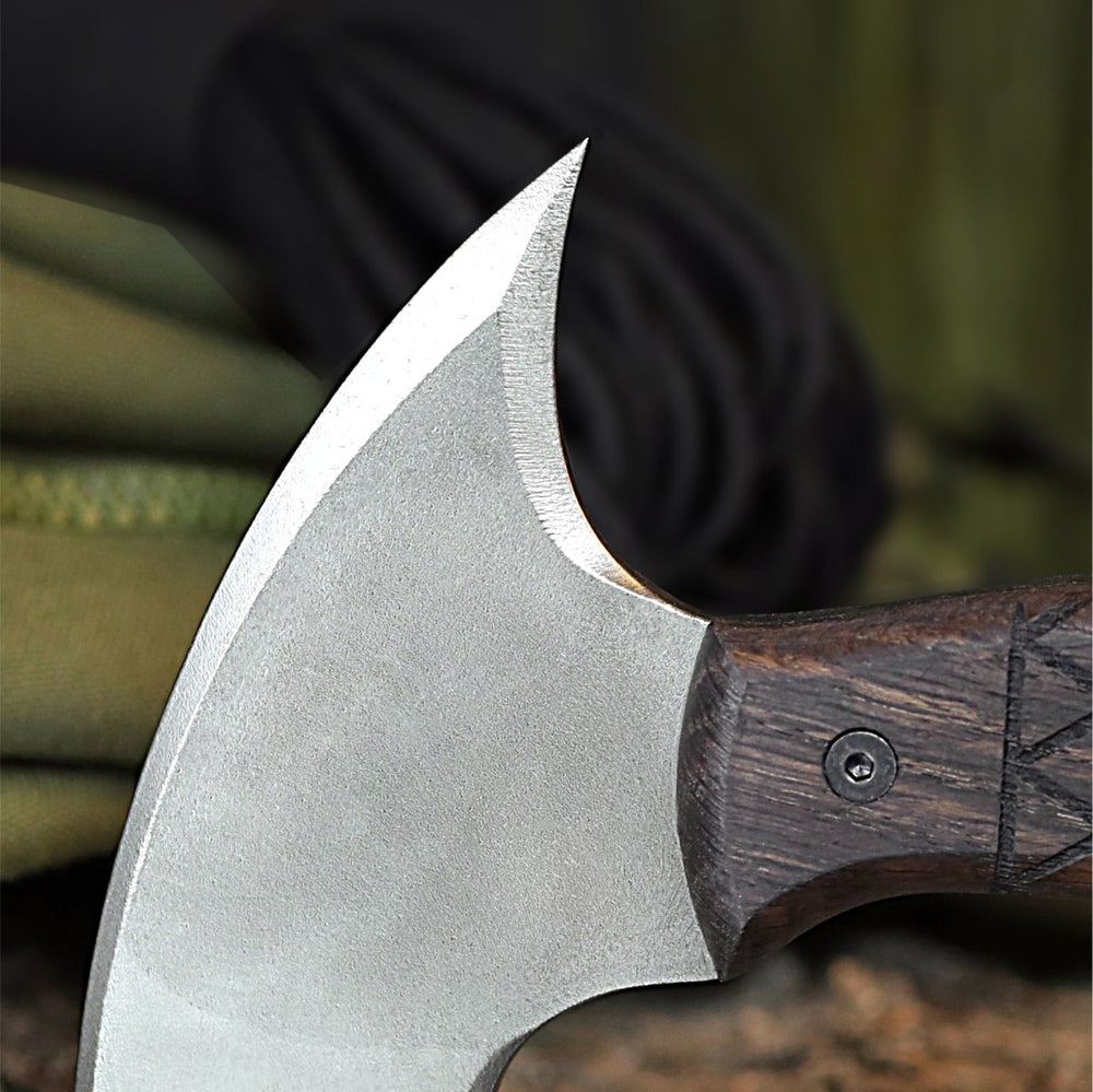 Tribal engraved tomahawk "Navaro"